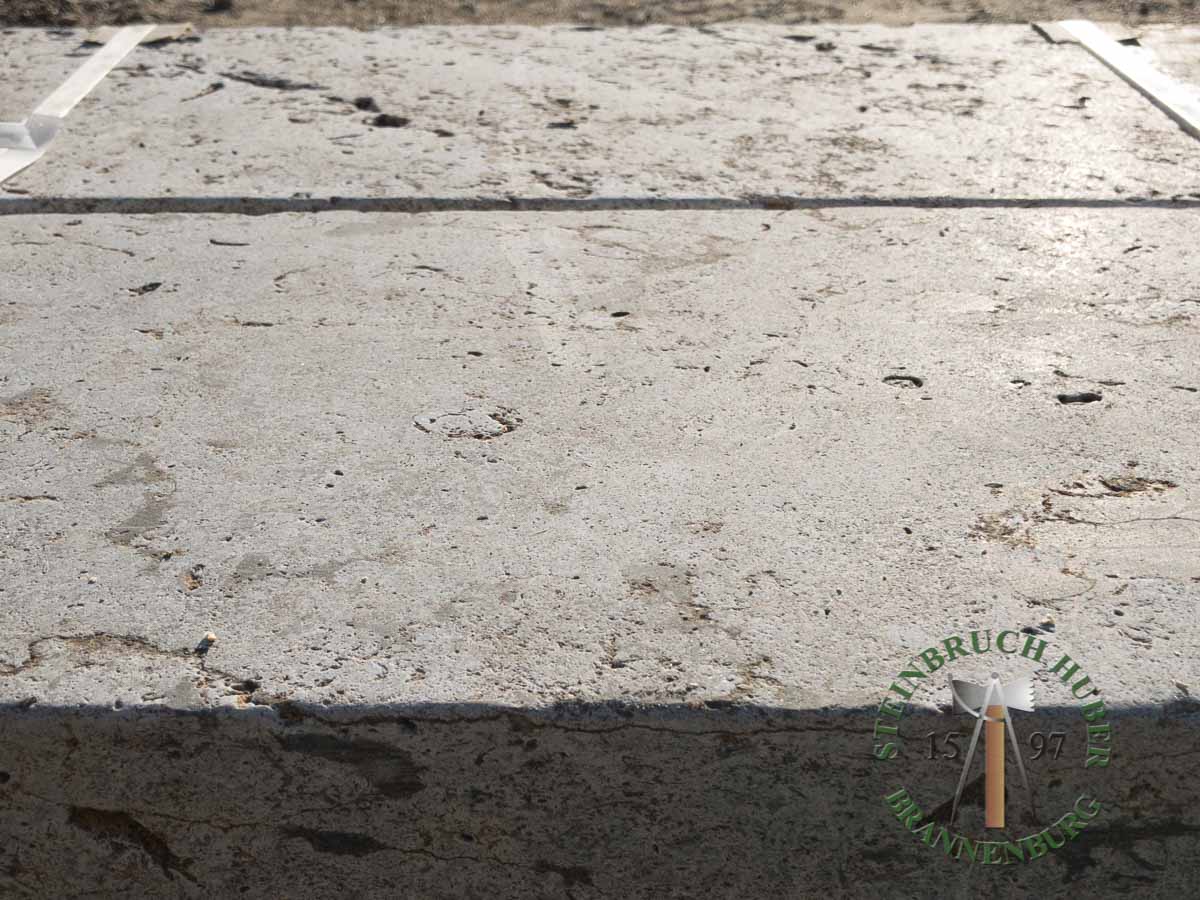 Muschelkalk Blockstufe antik 60-100 cm Blockstufen grau braun, 35 cm tief 15 cm hoch